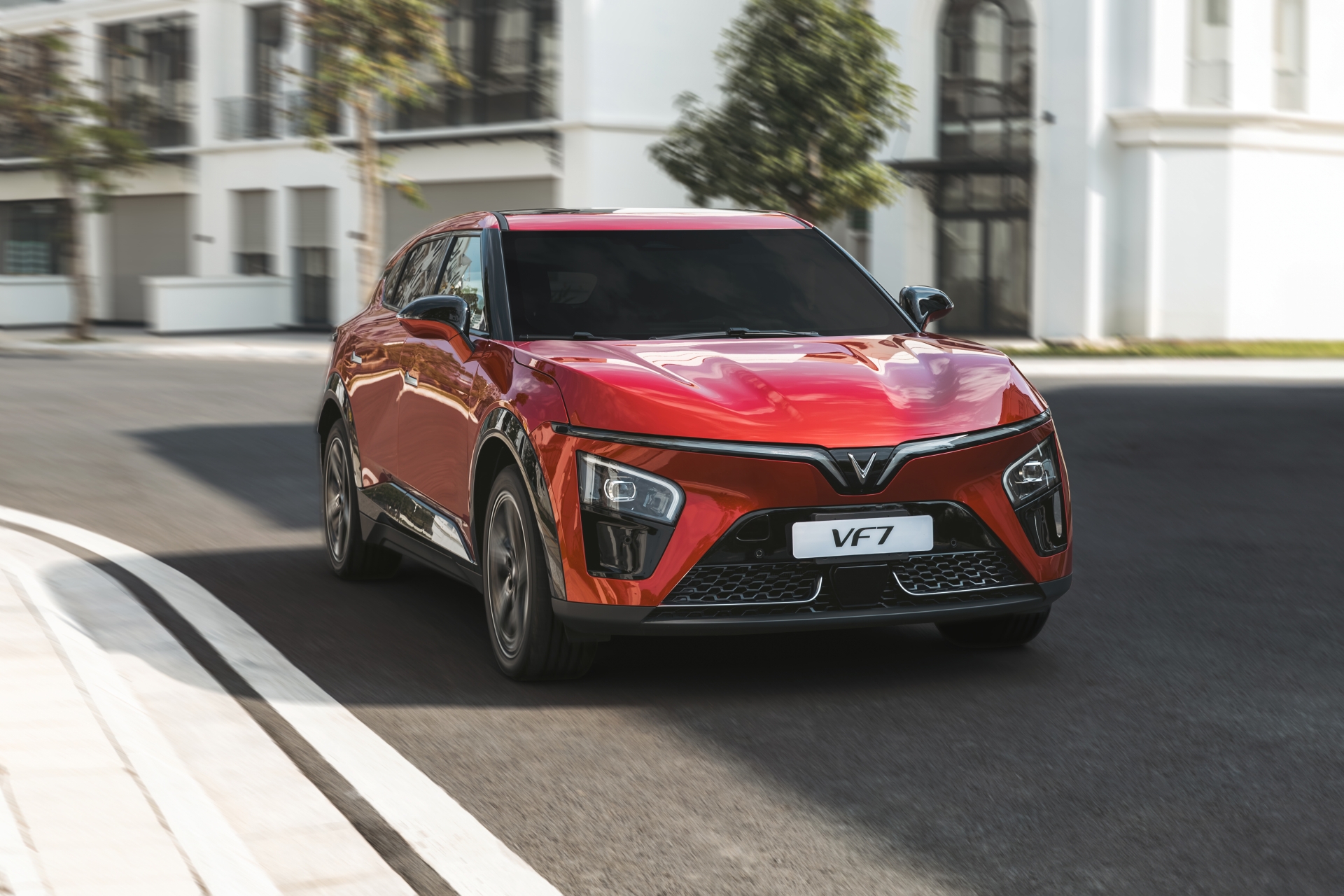 Giá Lăn Bánh VinFast VF7 Mới Nhất 2025: Ưu Đãi Hấp Dẫn